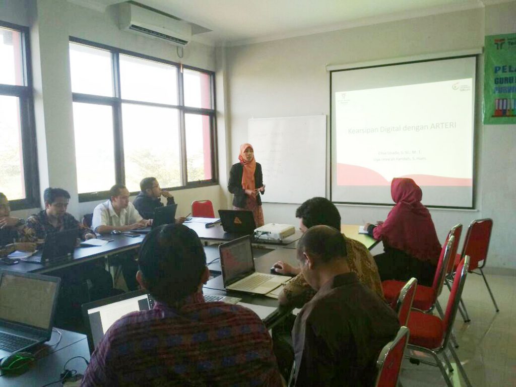 Dosen ITTP Berikan Pelatihan Kearsipan Digital | Universitas Telkom ...